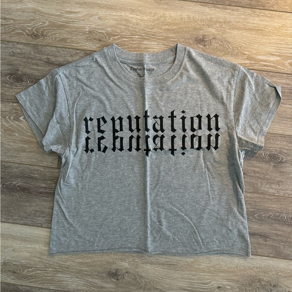 Taylor Swift | Tops | Authentic Taylor Swift Reputation Crop Tee | Poshmark